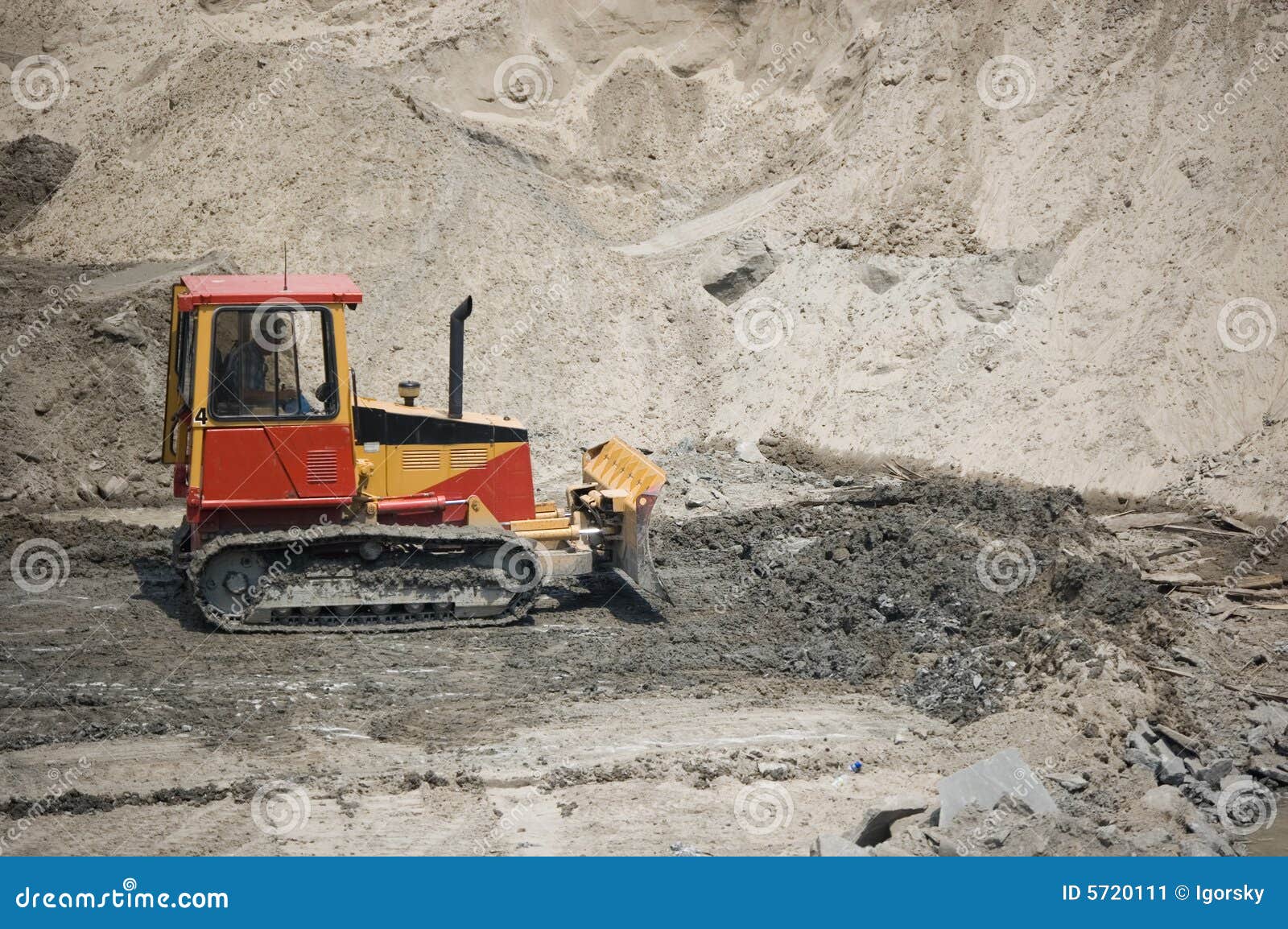 Buldozer stock image. Image of machine, machinery, equipment - 5720111
