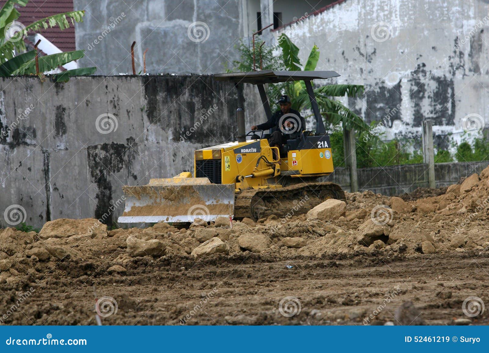 Buldozer editorial stock image. Image of tools, soil - 52461219