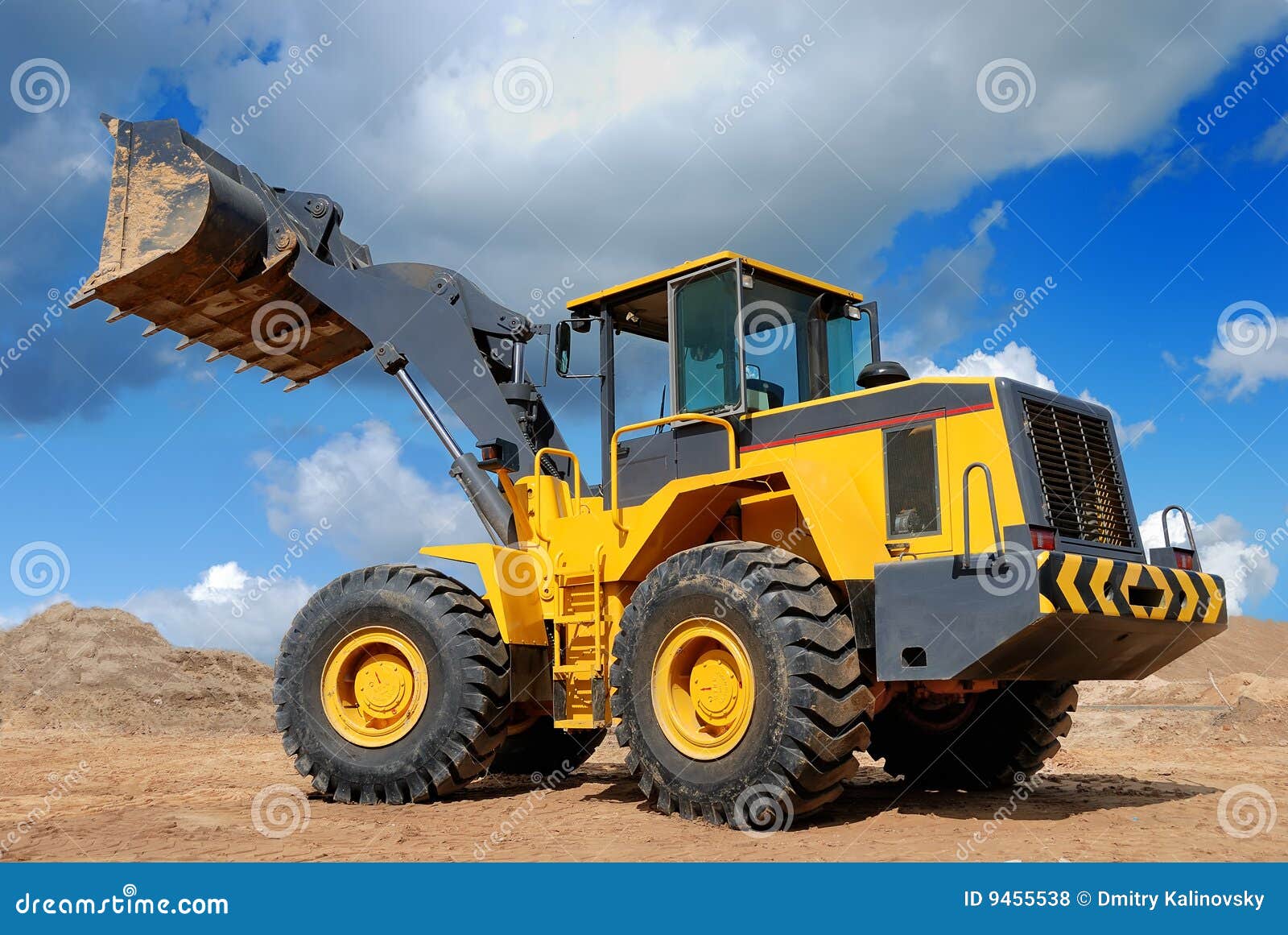 Buldozer De Chargeur De Roue De Cinq-tonne Photo stock - Image du earth ...