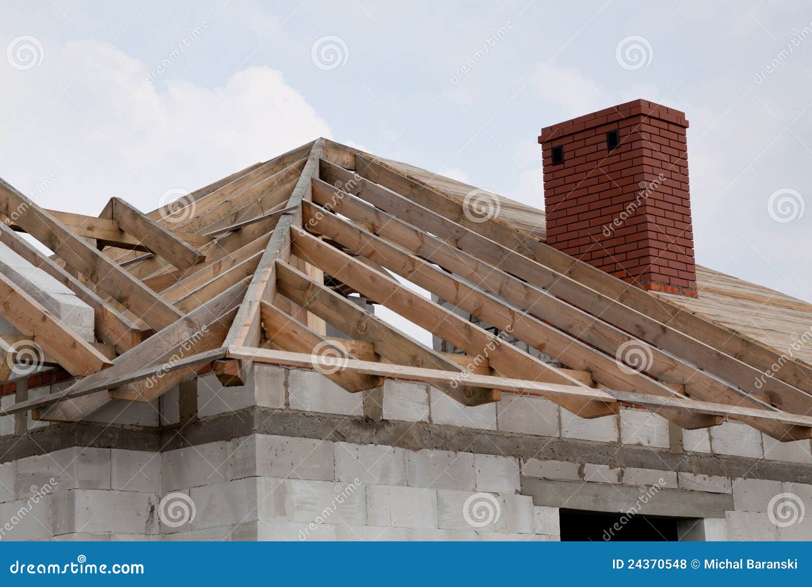 Buliding of a house stock photo. Image of roof, build - 24370548