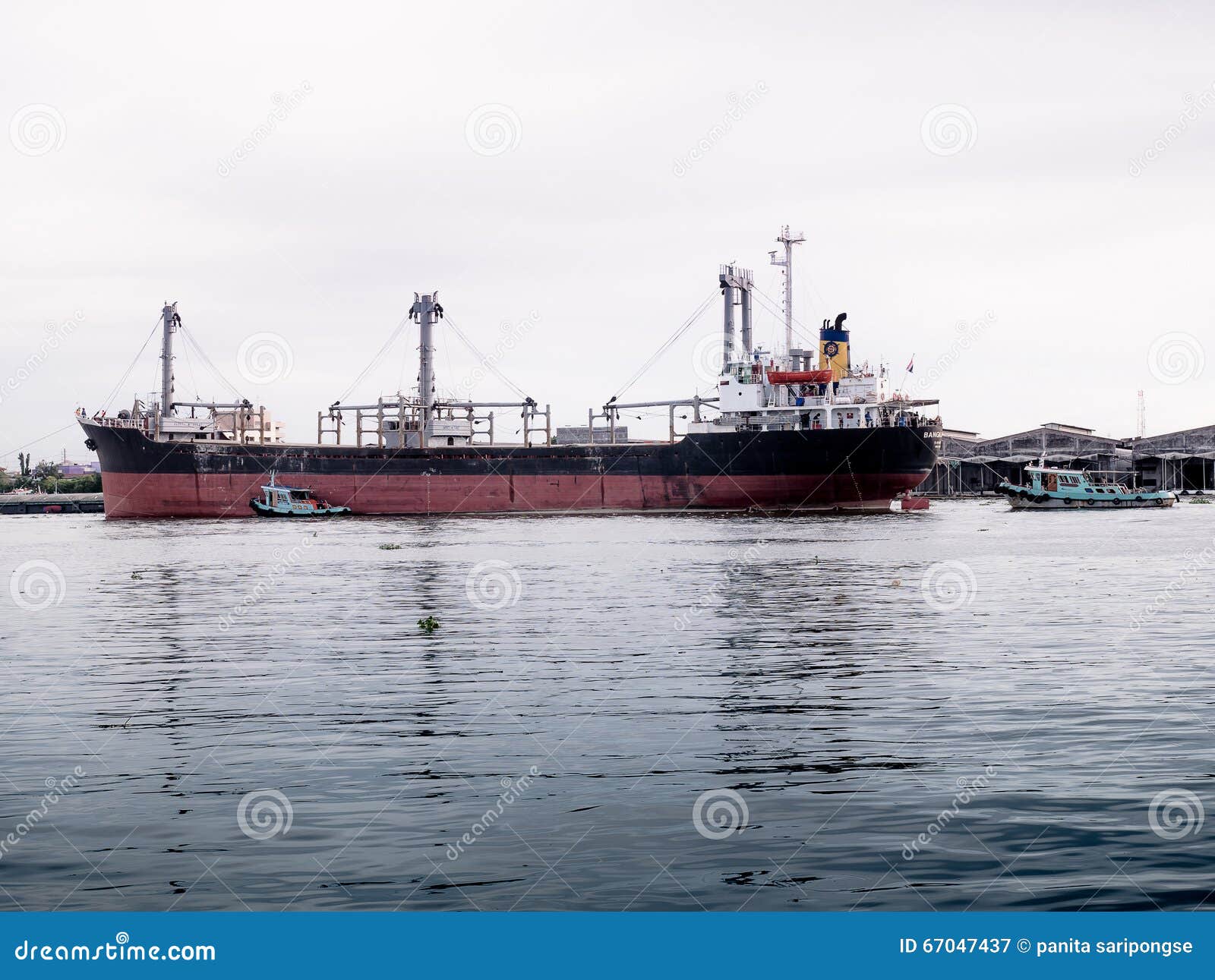 Bulk cargo ship editorial photography. Image of berthed - 67047437