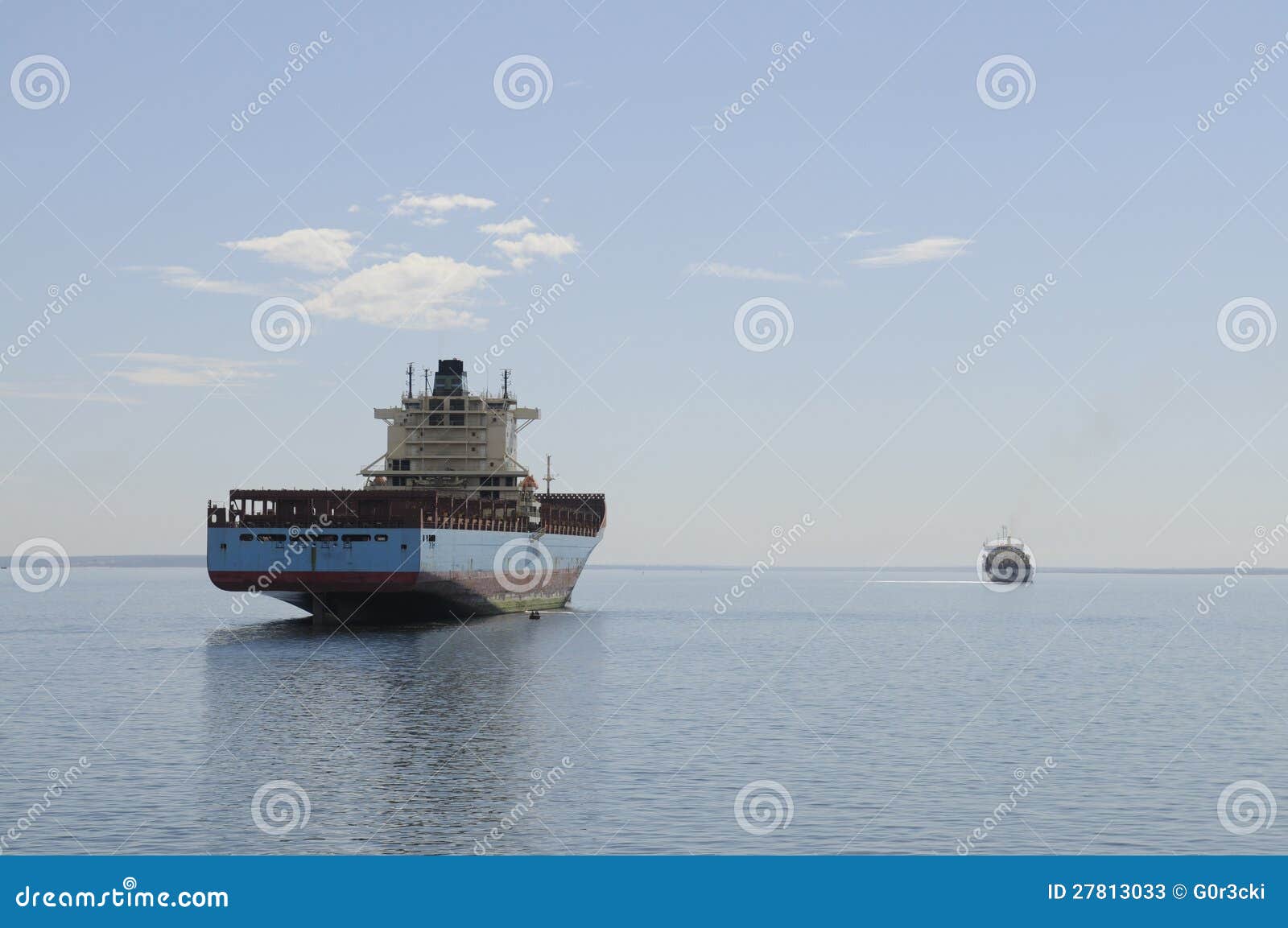 Bulk Cargo Ship Stranded, Low Tide, Ferry Boat Background Stock Image ...