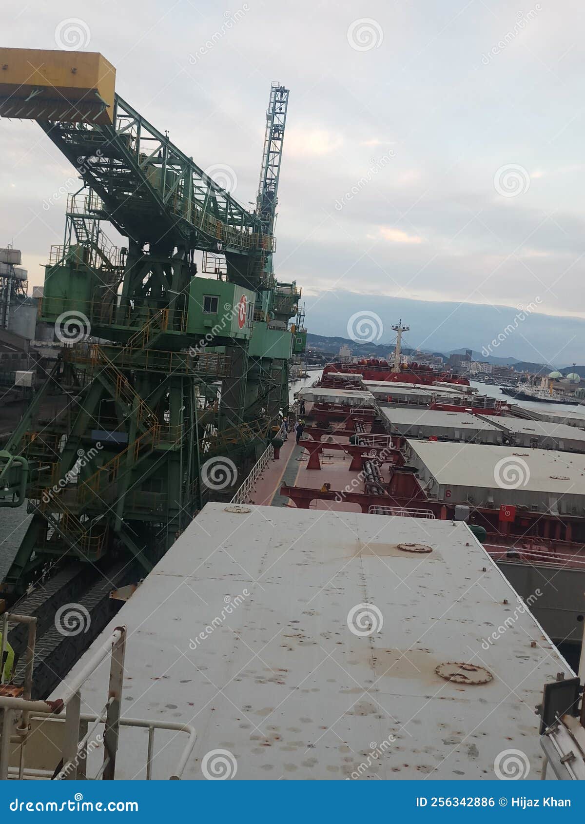 A Bulk Carrier Ship Preparing for Loading Cargo Stock Photo - Image of ...