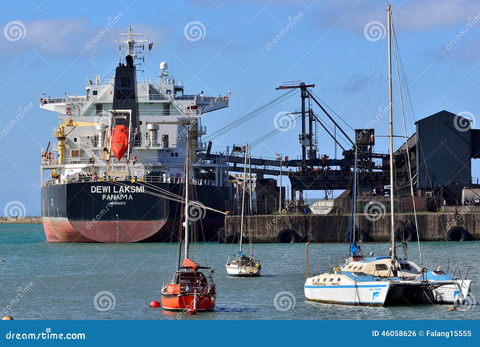 Bulk Ore Carrier Port Elizabeth Editorial Photo - Image of bulk, boat ...