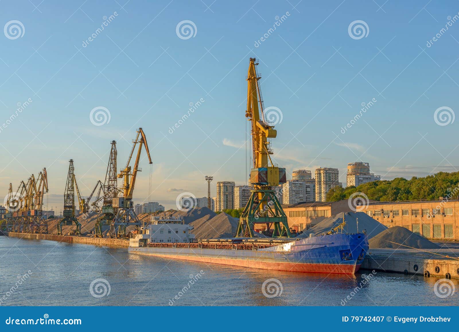 Bulk ship in port terminal stock image. Image of sand - 79742407