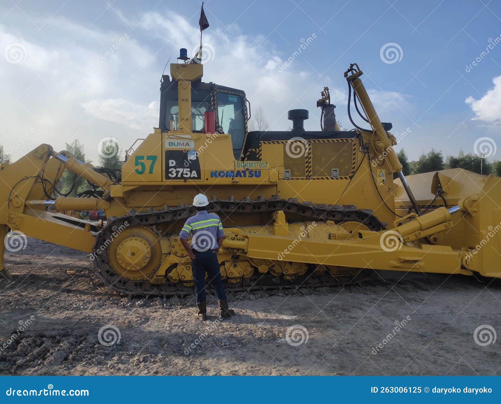 Bulldoser komatsu D375 editorial image. Image of komatsu - 263006125