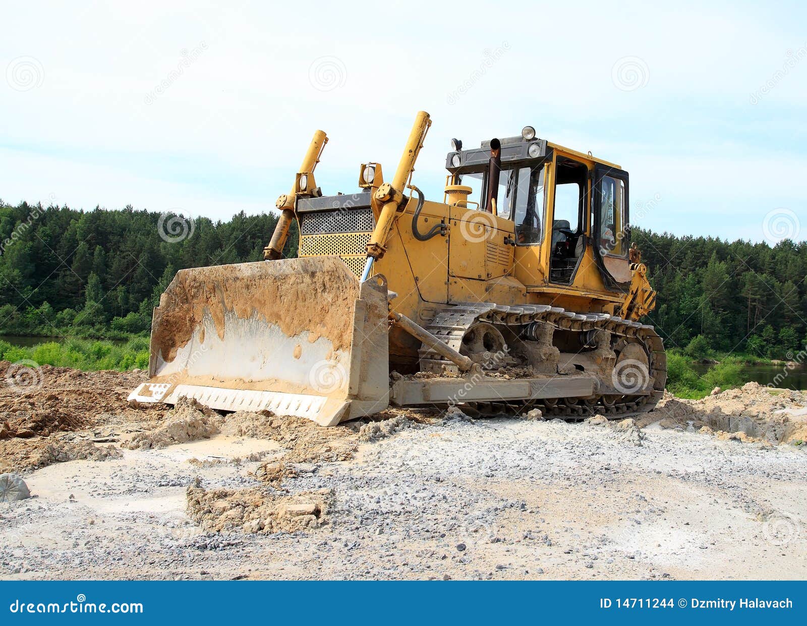 Bulldozer stock photo. Image of building, vehicle, dirty - 14711244