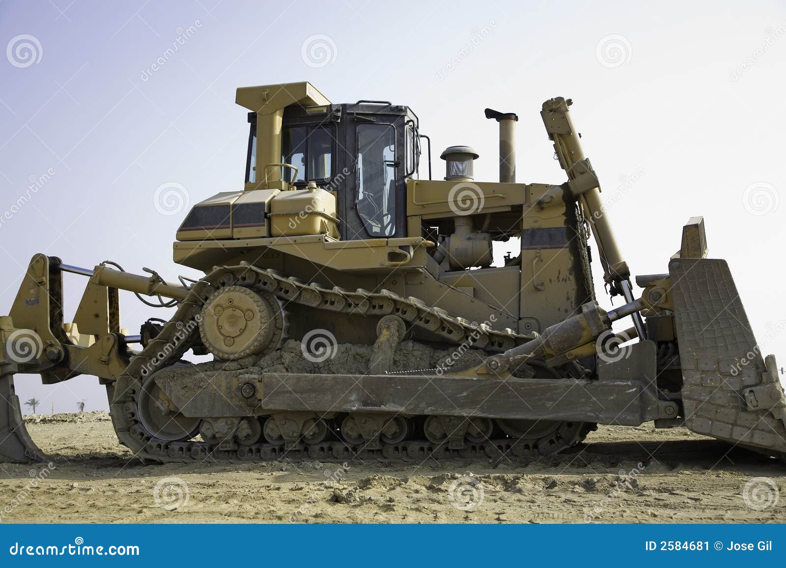 Bulldozer 2 stock image. Image of blade, construction - 2584681