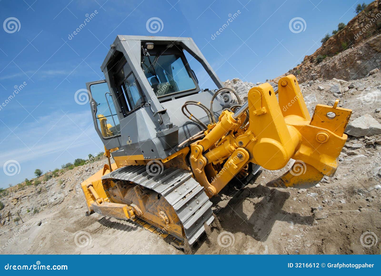 Bulldozer stock foto. Image of plicht, bulldozer, verhuizer - 3216612