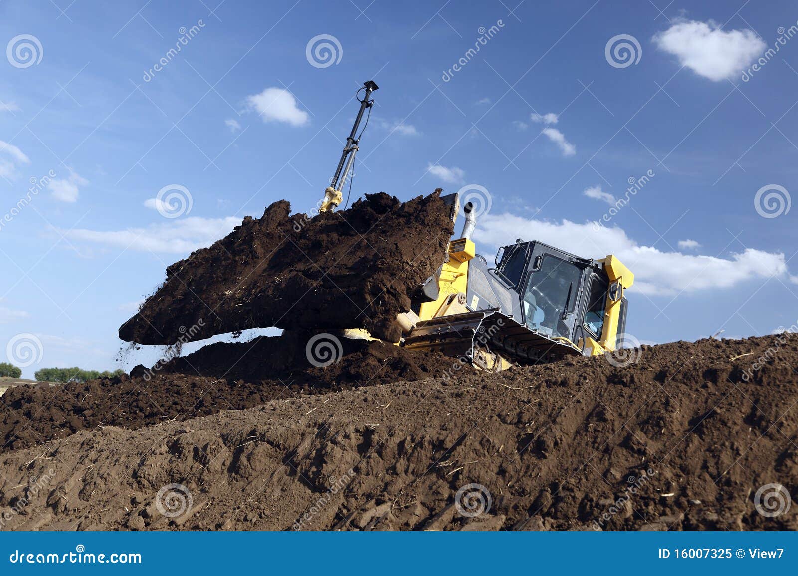 Bulldozer moving dirt stock image. Image of mechanical - 16007325