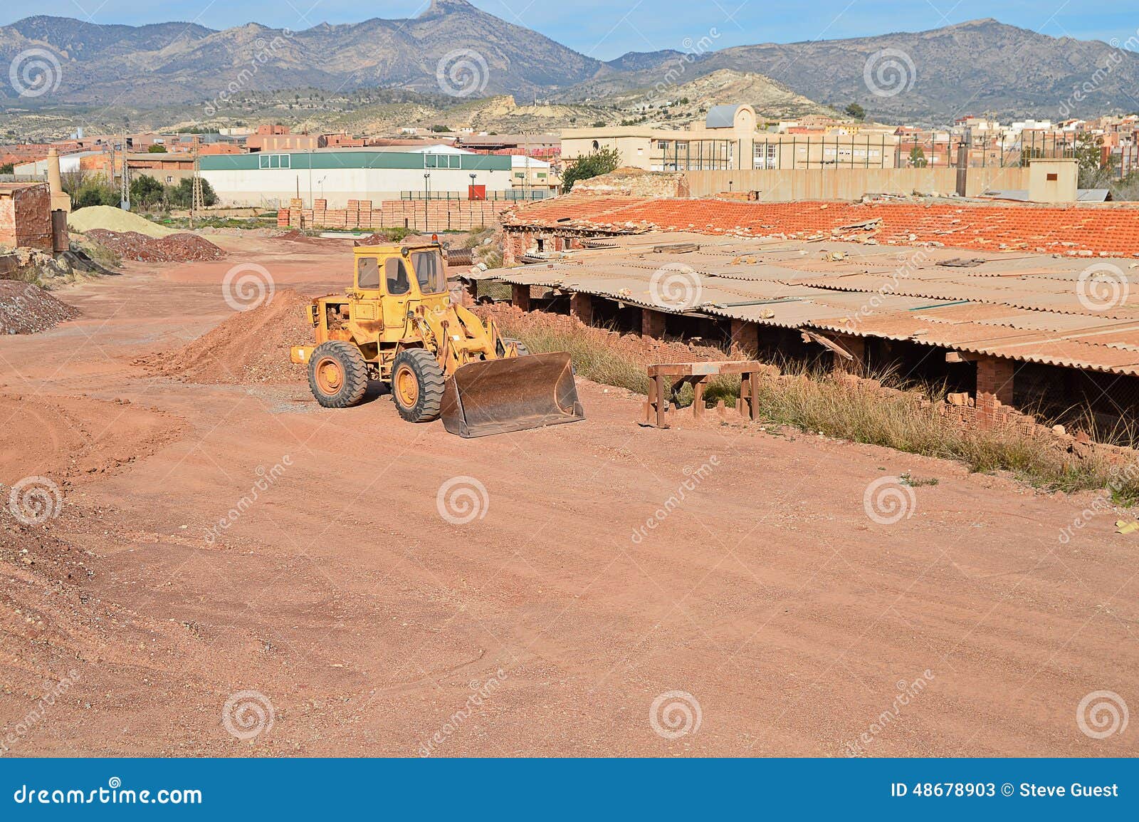 A Bulldozer - Heavy Plant Machinery CAT JCB Earthmover Stock Image ...