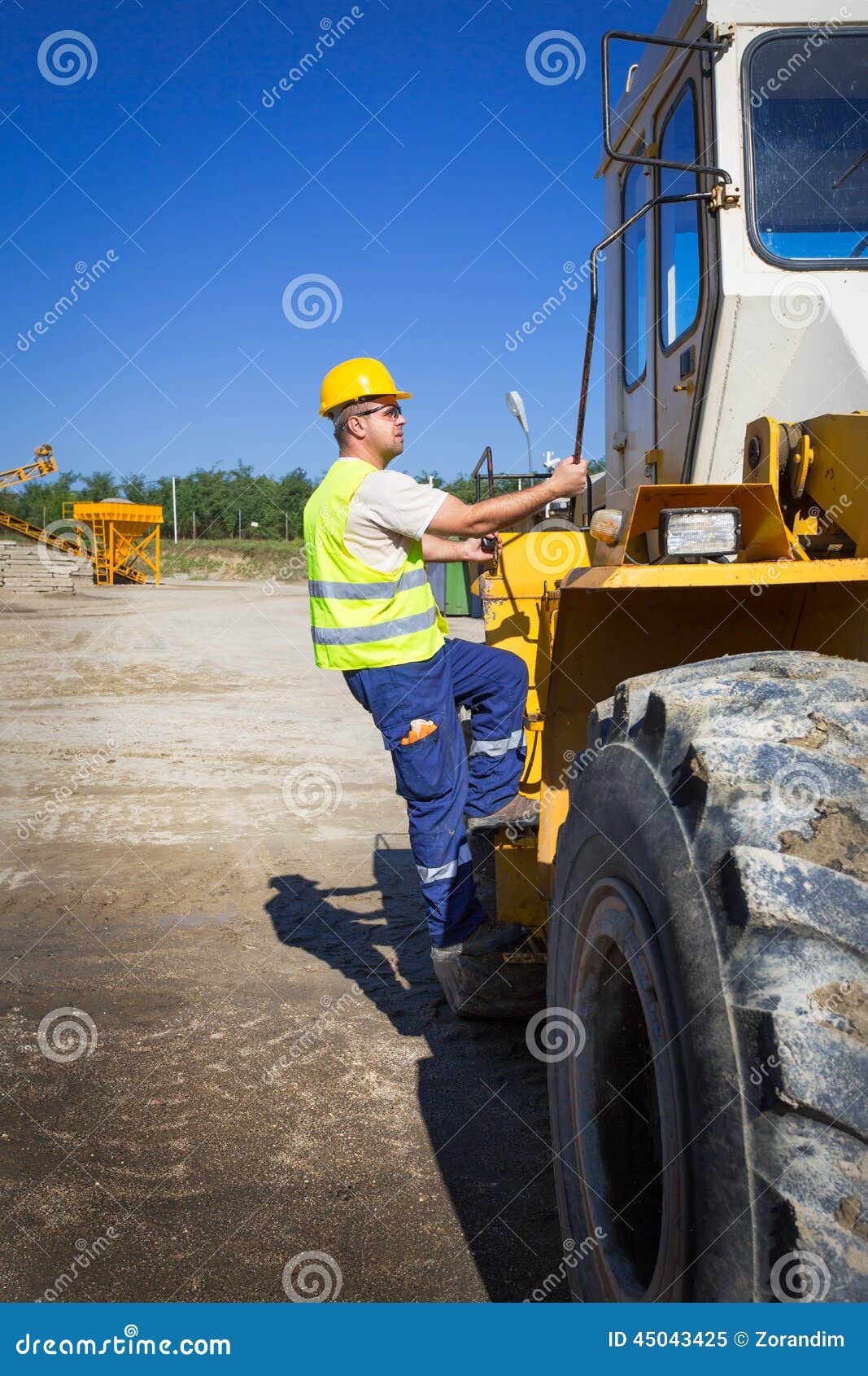Bulldozer operator stock image. Image of foreman, excavation - 45043425
