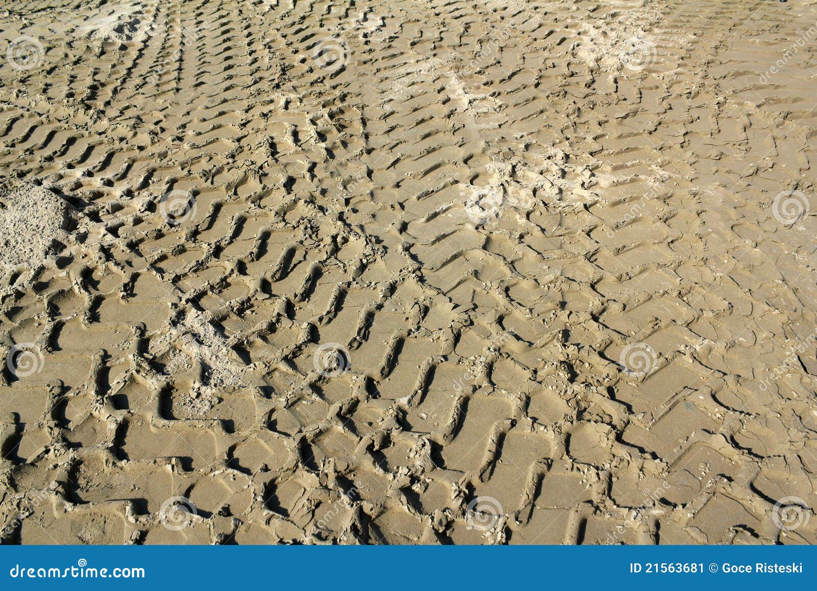 Bulldozer track in sand stock image. Image of caterpillar - 21563681