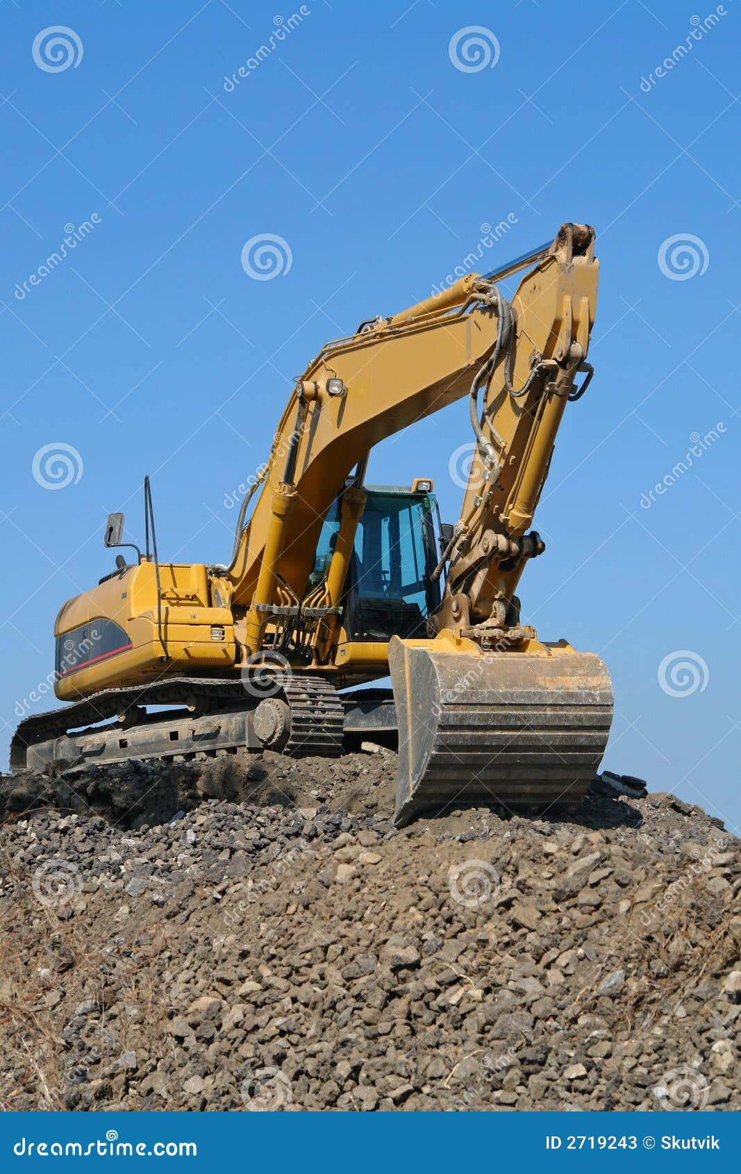 Bulldozer at work stock image. Image of digging, stone - 2719243