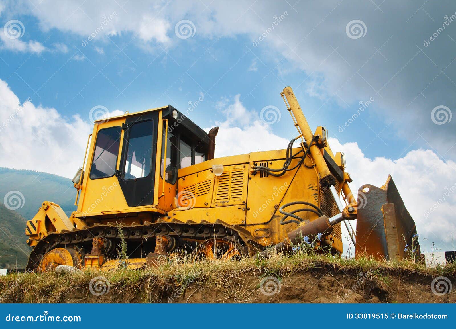Bulldozer at work stock image. Image of dredge, operate - 33819515