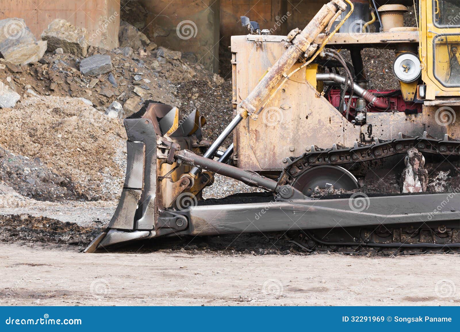 Bulldozer working stock image. Image of bulldozer, machine - 32291969