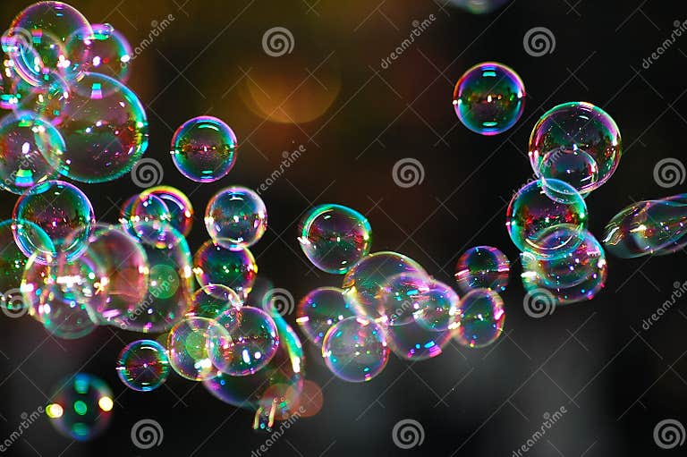 Bulles de savon image stock. Image du rond, illusion, lavage - 4027059