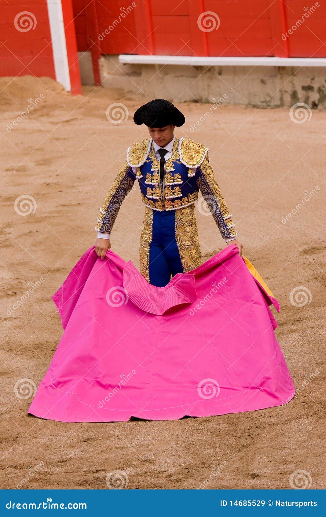 Bullfighter editorial stock image. Image of murder, cape - 14685529