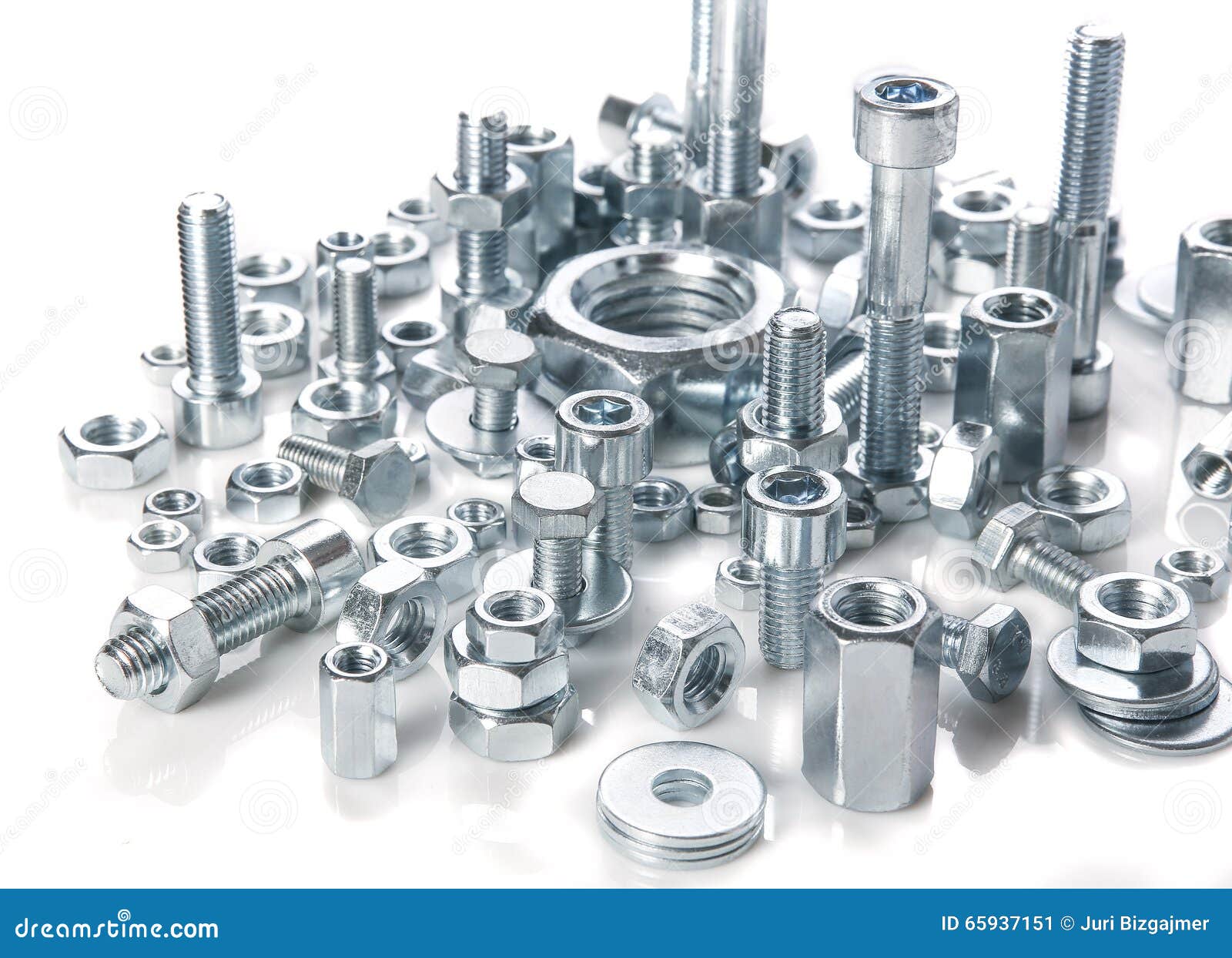 Bulloni E Dadi Di Chromeplated Immagine Stock - Immagine di parte ...