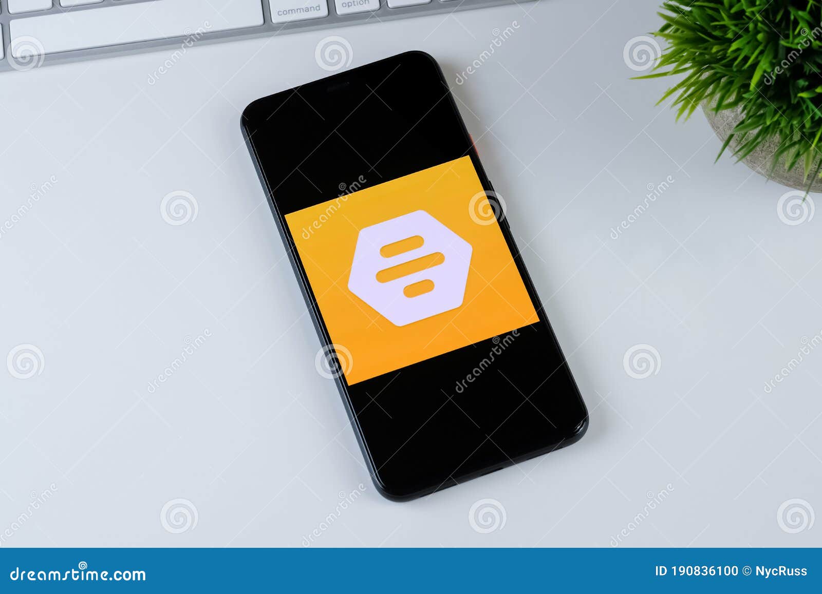 Bumble App Logo on a Smartphone Screen. Editorial Image - Image of ...