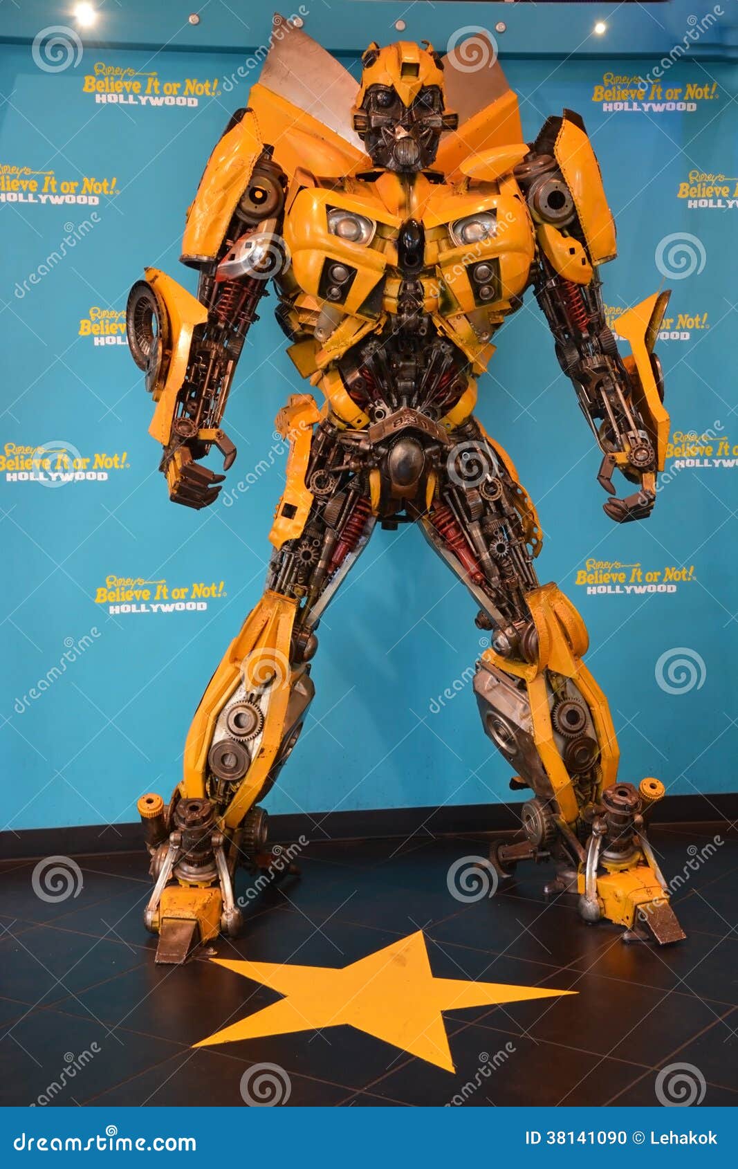 Bumble Bee Transformer Robot Model Posing For Picture At The Universal ...