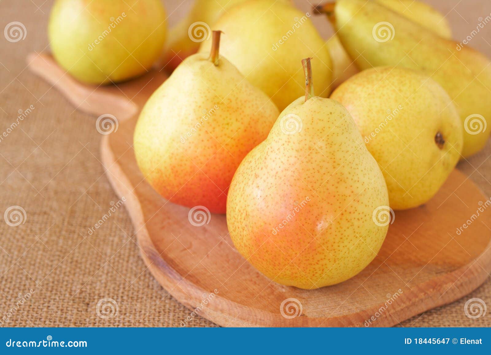 Bunch of Fresh Yellow Pears Stock Image - Image of healthy, juicy: 18445647