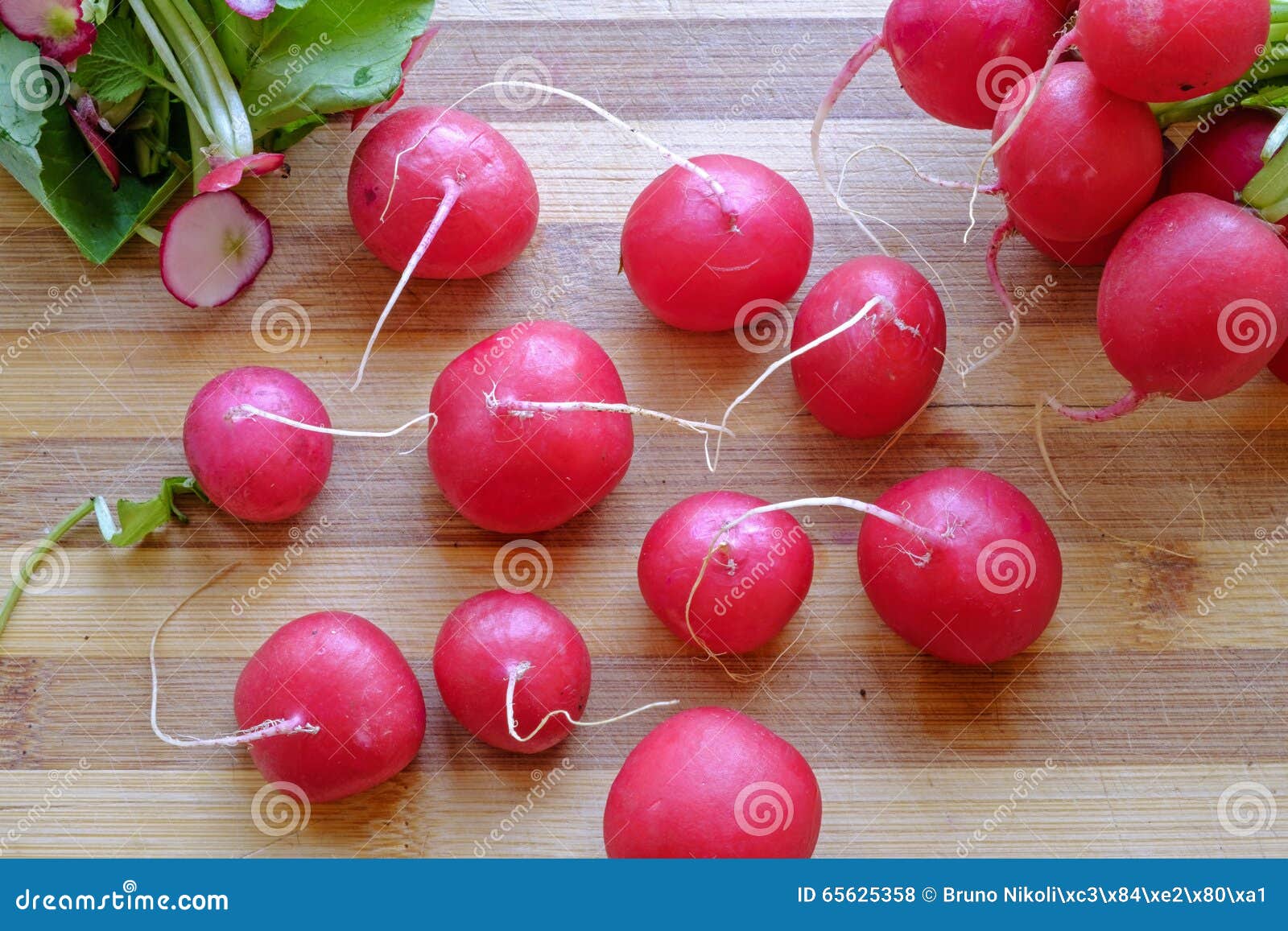 Bunch of Red Radishes Landscape Top Wide Stock Photo - Image of bunch ...