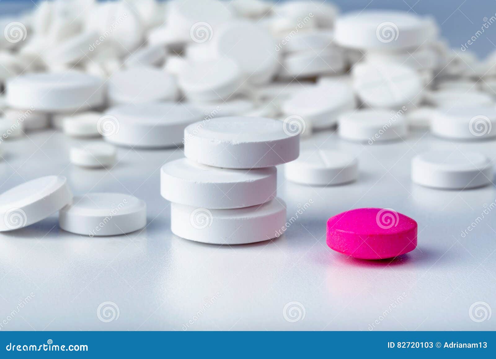 Bunch of White Tablets. Scattered Pills Stock Image - Image of pharmacy ...