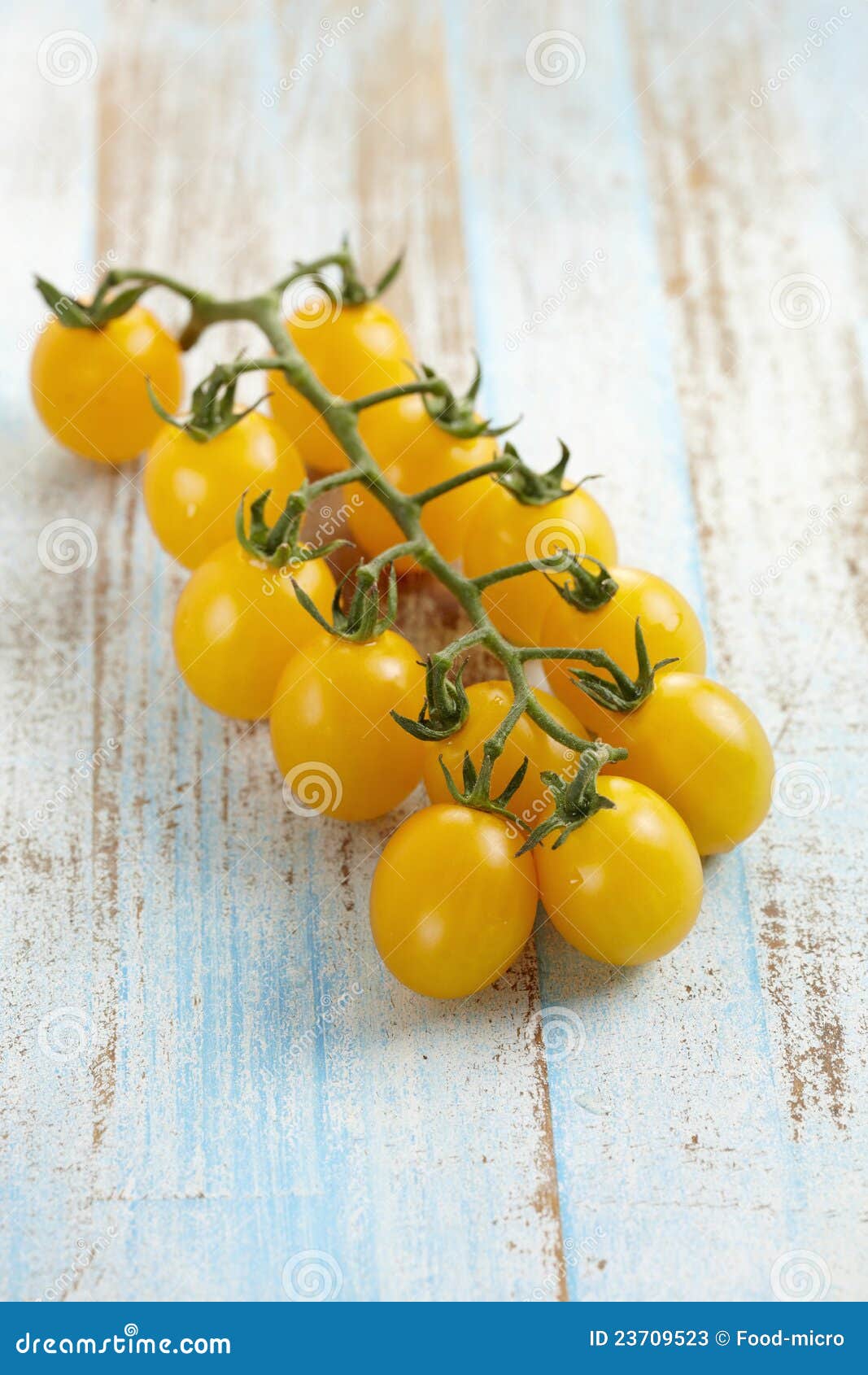 Bunch of Yellow Cherry Tomatoes Stock Image - Image of yellow ...