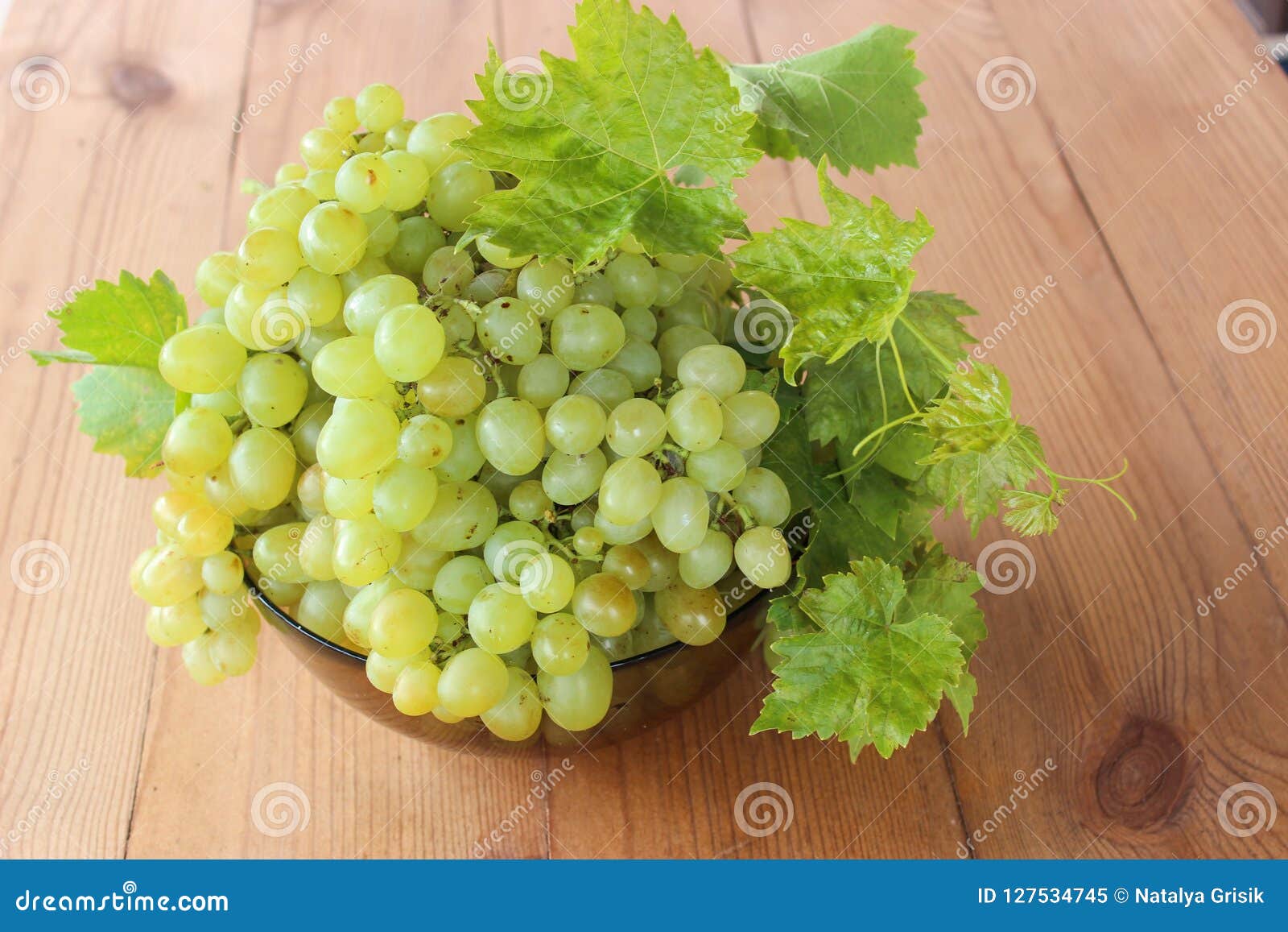 Bunches of Green Grapes in a Cup Stock Image - Image of ripe, light ...