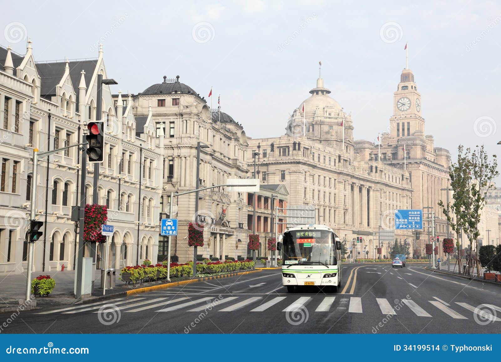 The Bund in Shanghai, China Editorial Stock Image - Image of promenade ...