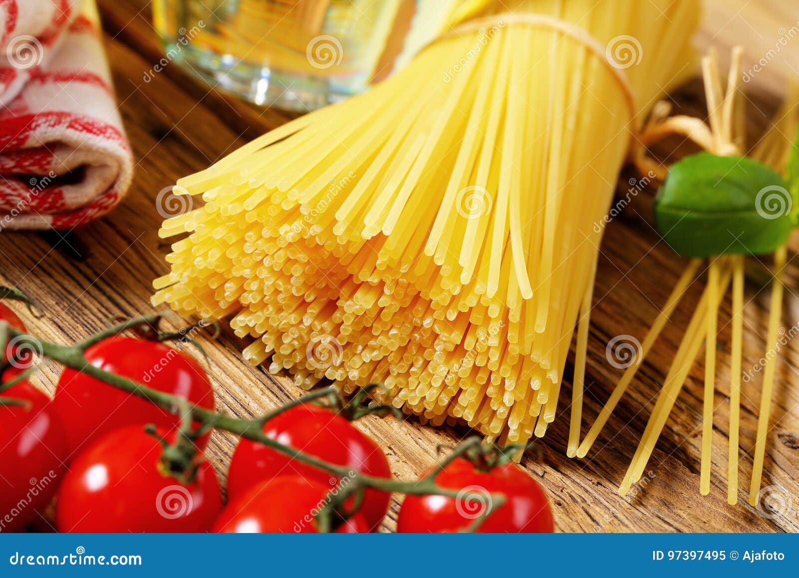 Bundle of dried spaghetti stock image. Image of food - 97397495