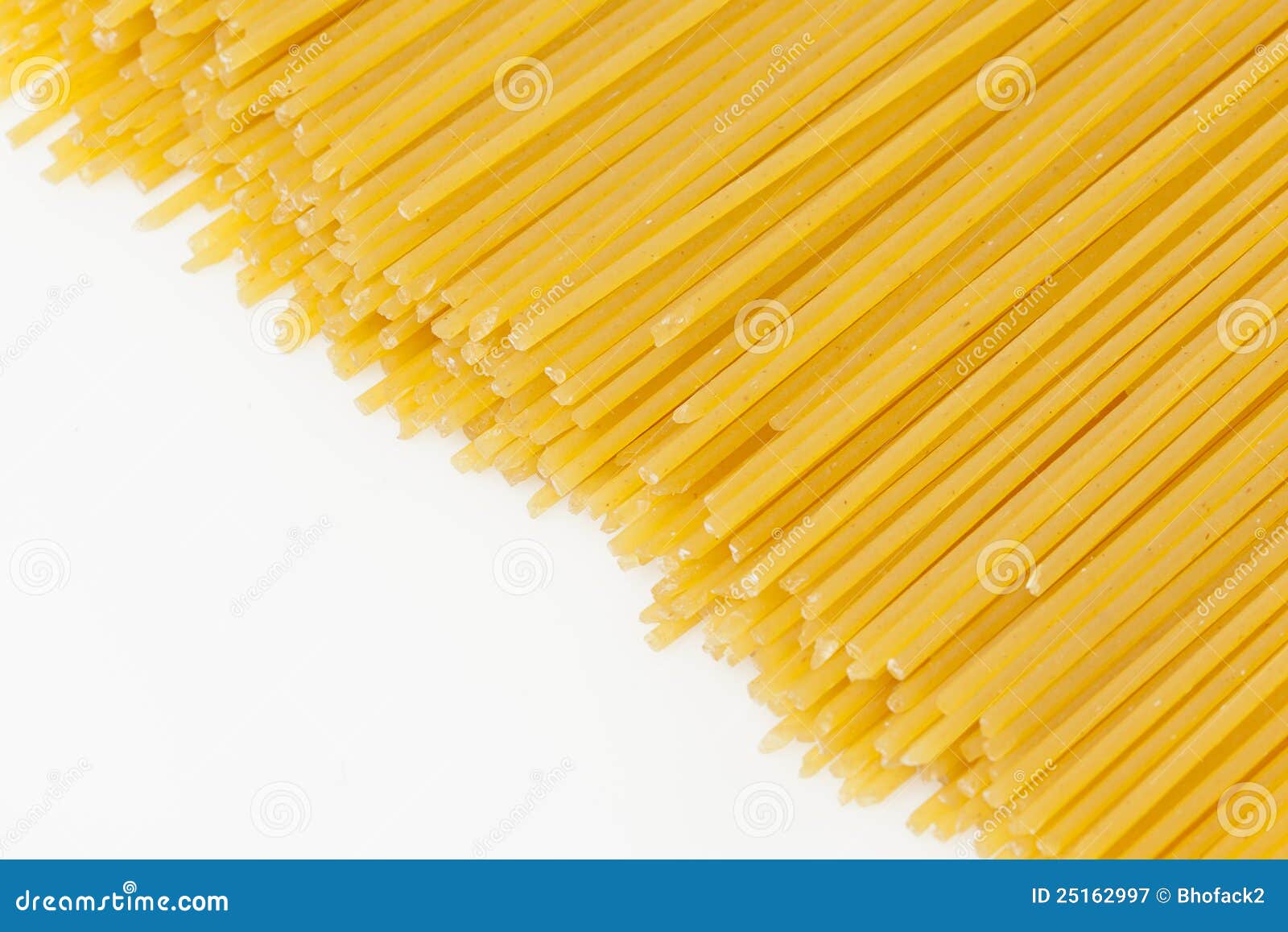 Bundle of dry spaghetti stock image. Image of pasta, traditional - 25162997