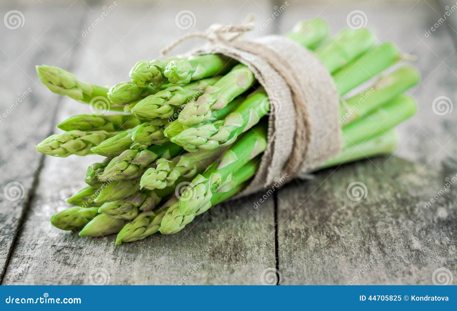Bundle Of Of Ripe Organic Asparagus Stock Image - Image of dieting ...