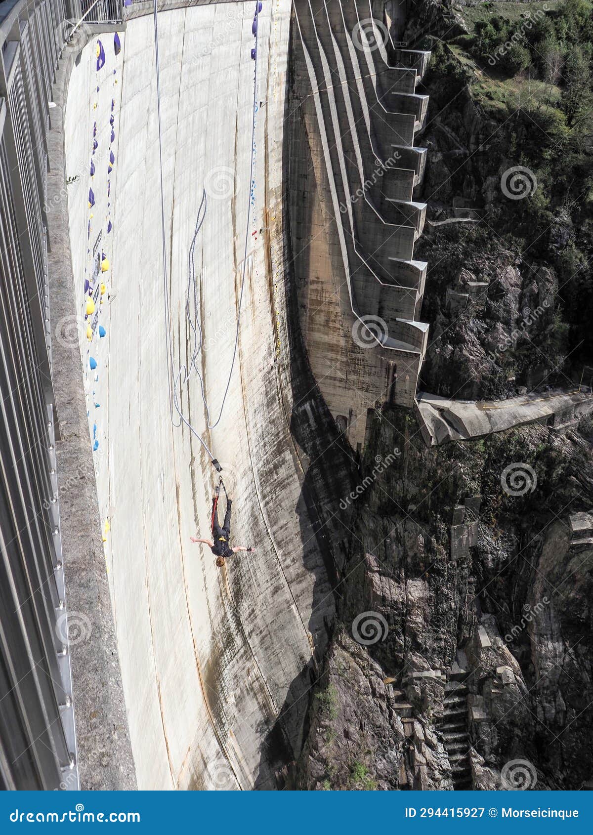 Bunging Jumping from the Dam Editorial Photography - Image of high ...