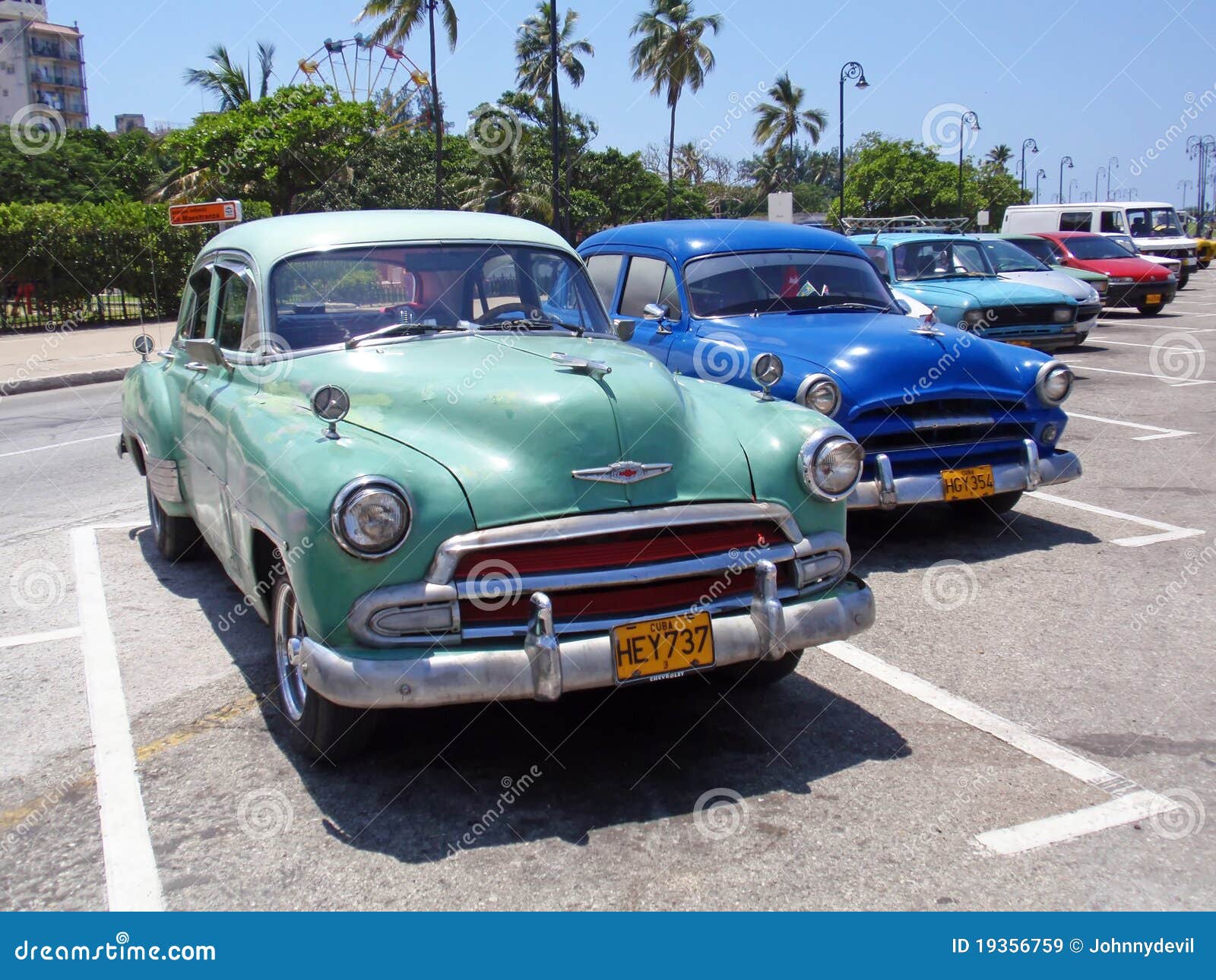 Bunte Autos in Havana, Kuba Redaktionelles Stockbild - Bild von amerika ...