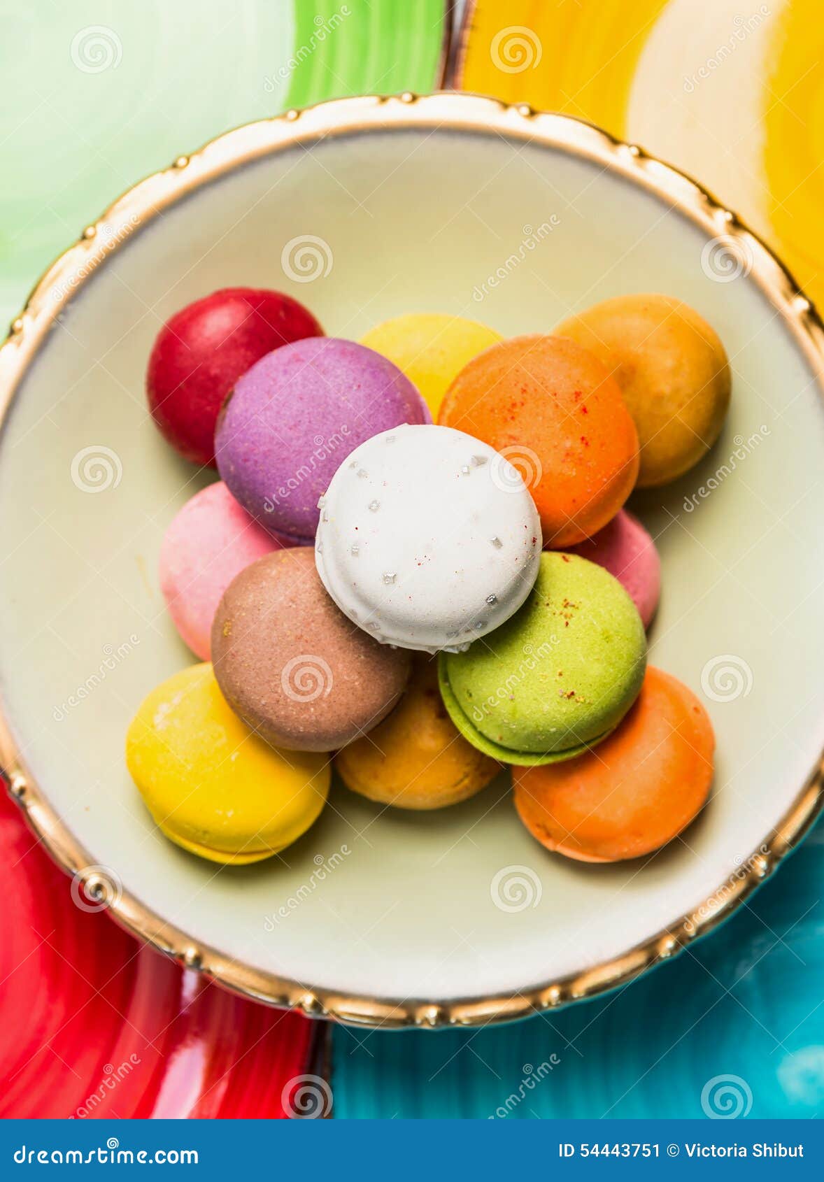 Bunte Macarons Verschieden Auf Farbplatte, Draufsicht Stockbild - Bild ...