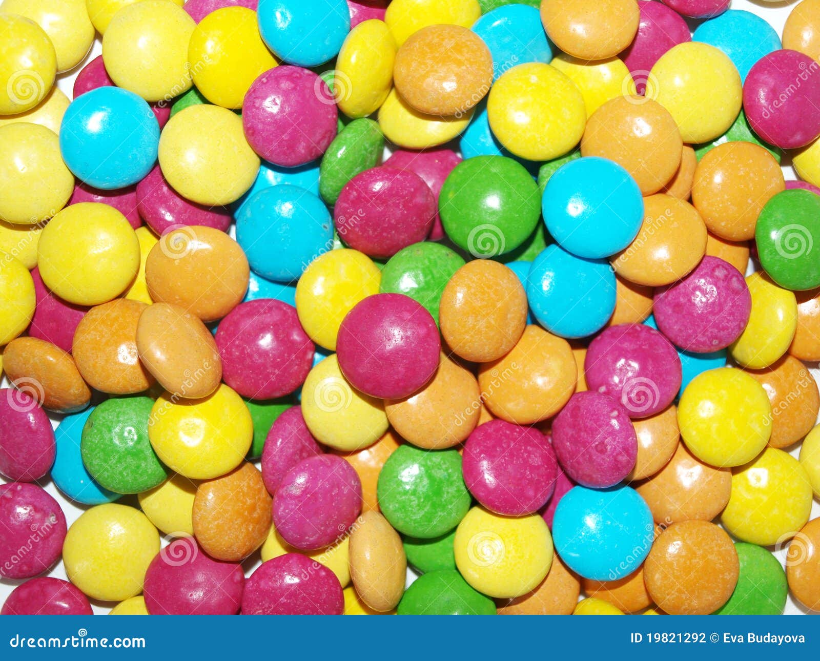 Bunte Smarties stockfoto. Bild von beanies, lose, stapel - 19821292