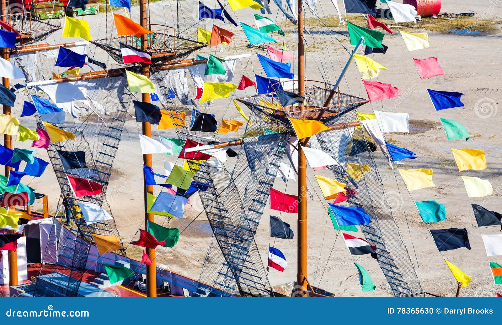 Bunte Wimpel Auf Schiffs-Masten Stockfoto - Bild von maste, transport ...