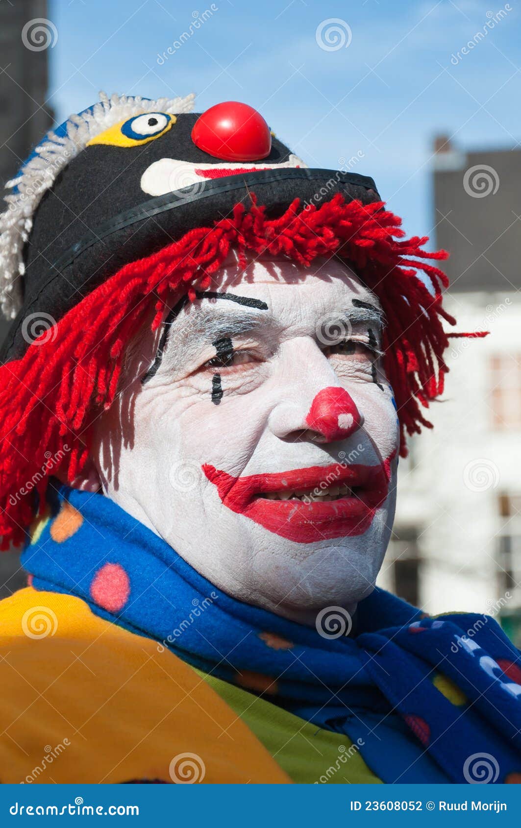 Bunter Gemalter Clown Mit Einem Hut. Redaktionelles Stockfotografie ...