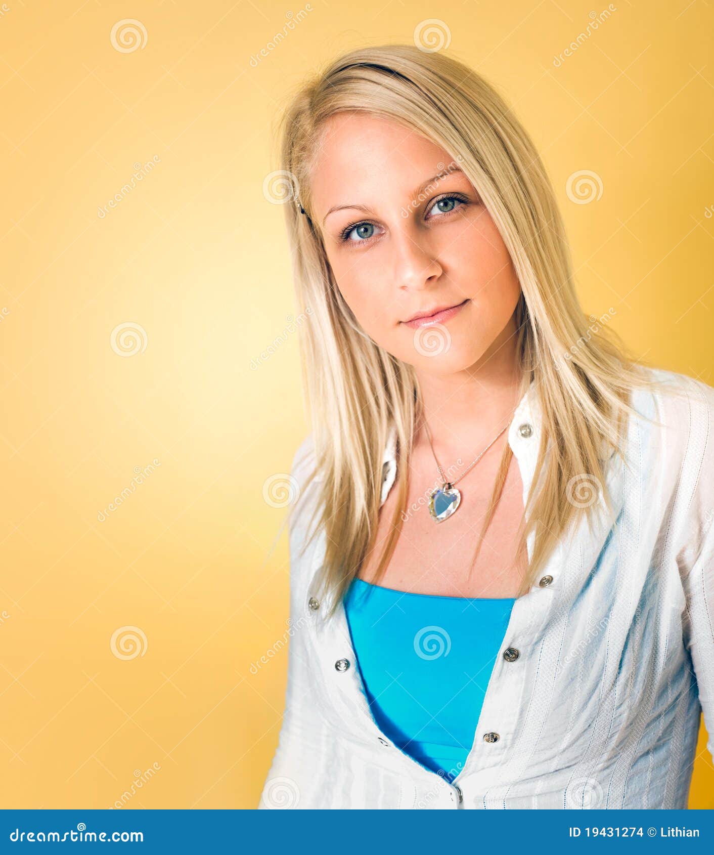 Buntes Portait Der Herrlichen Jungen Blonden Frau Stockfoto Bild Von