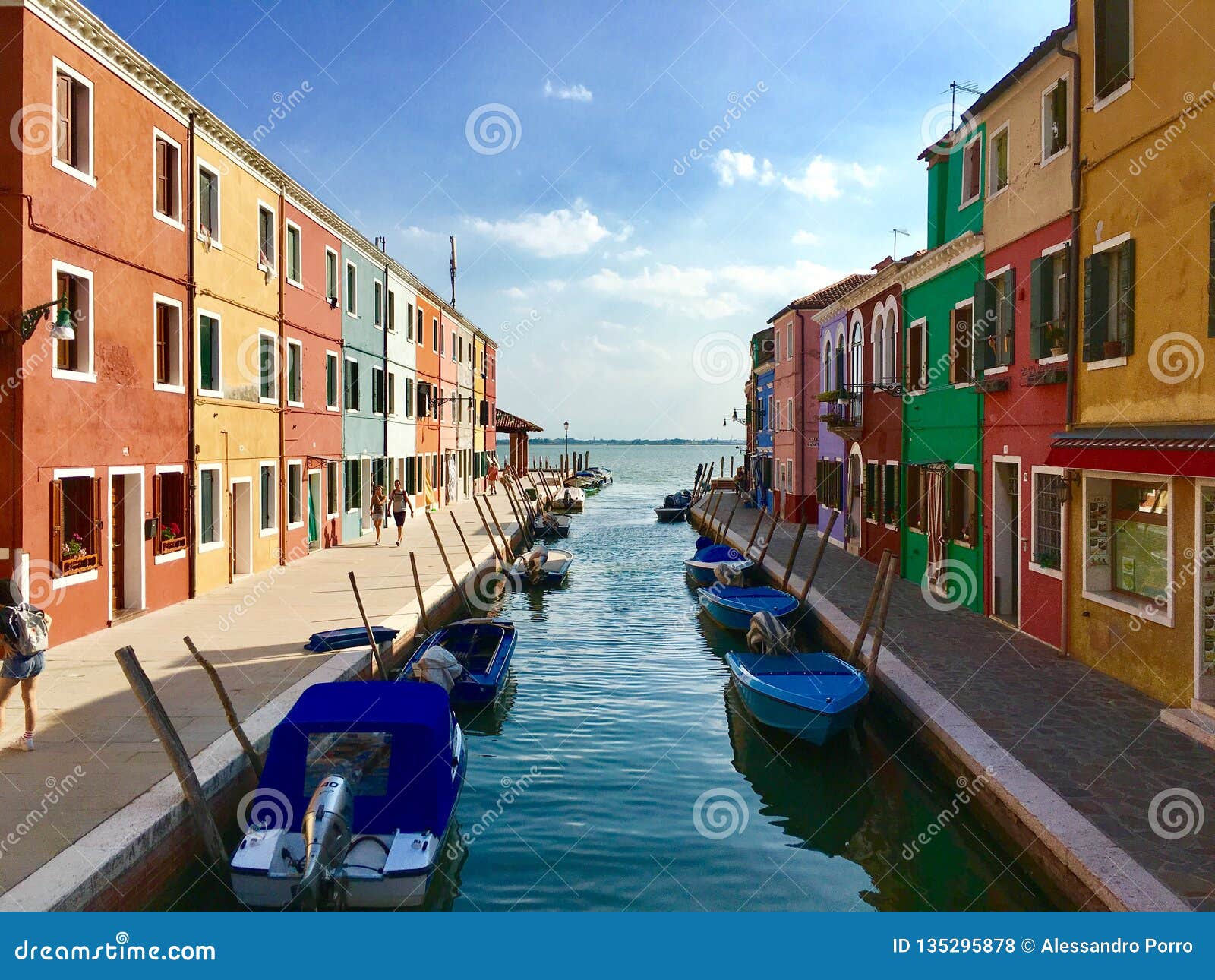 Burano foto de archivo. Imagen de hermoso, venecia, colores - 135295878