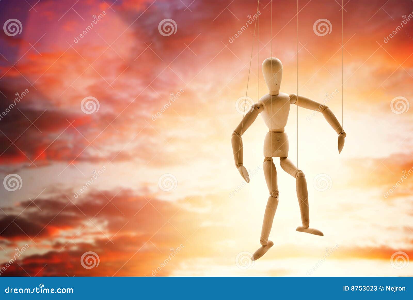 Burattino di legno immagine stock. Immagine di giunto - 8753023