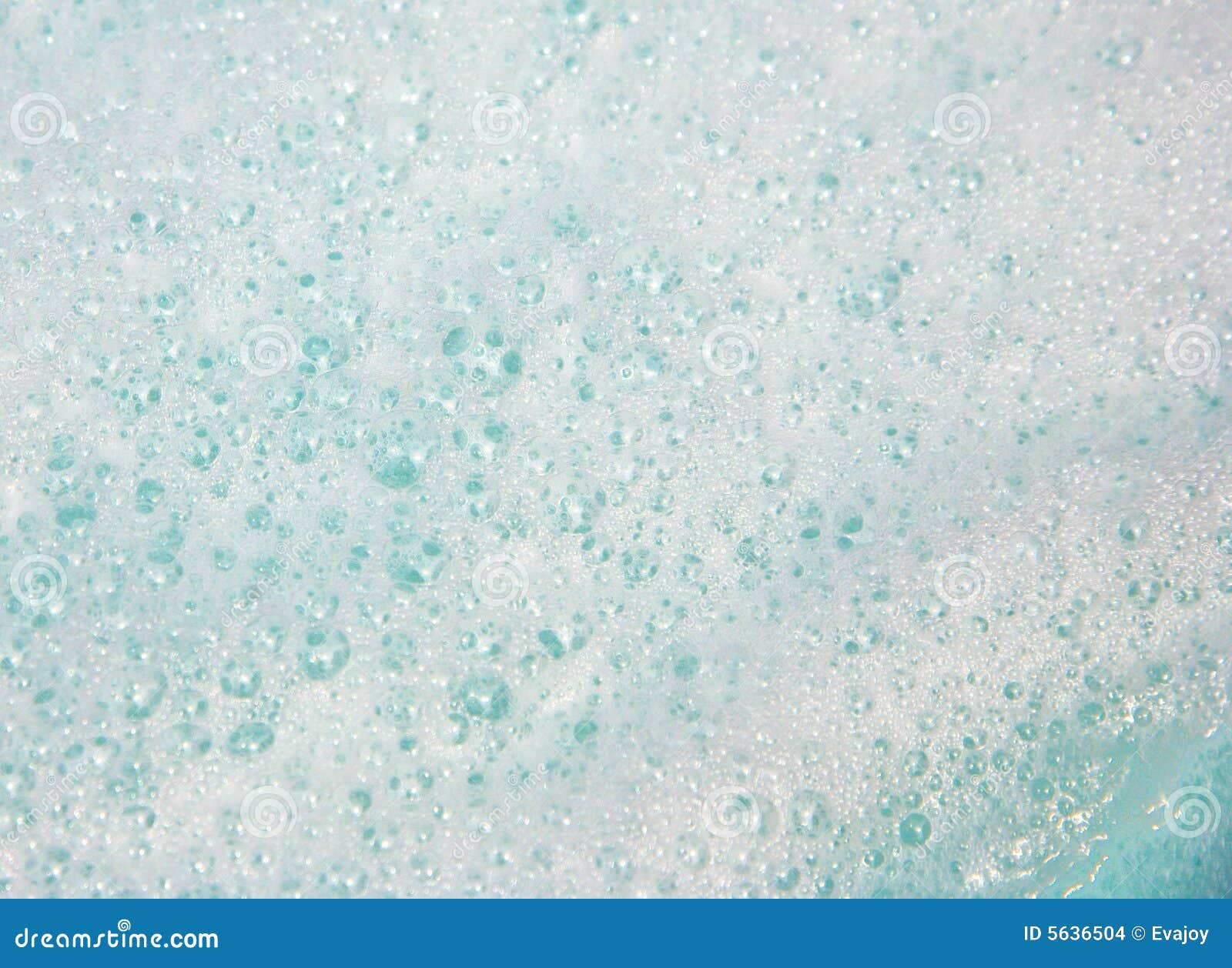 Burbujas Espumosas Del Agua Foto de archivo - Imagen de chapoteo ...