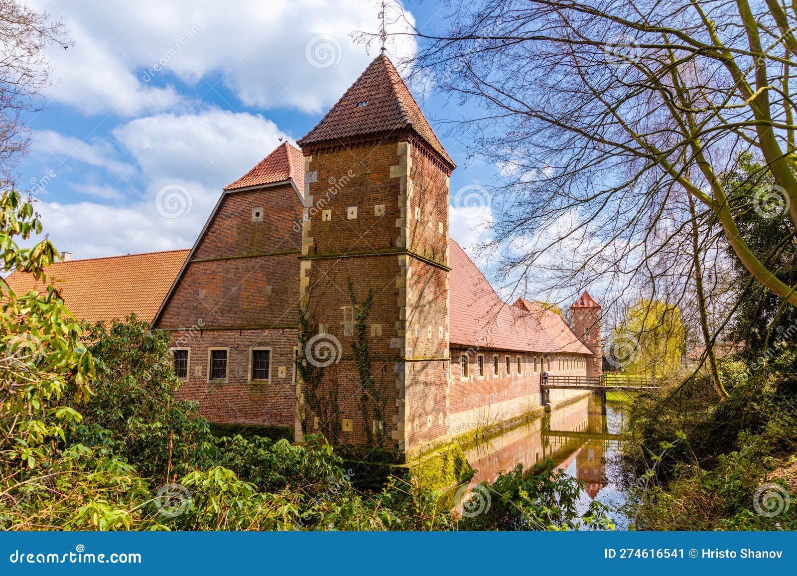 Burg Hulshoff, Munster, Castle and Park Stock Image - Image of building ...