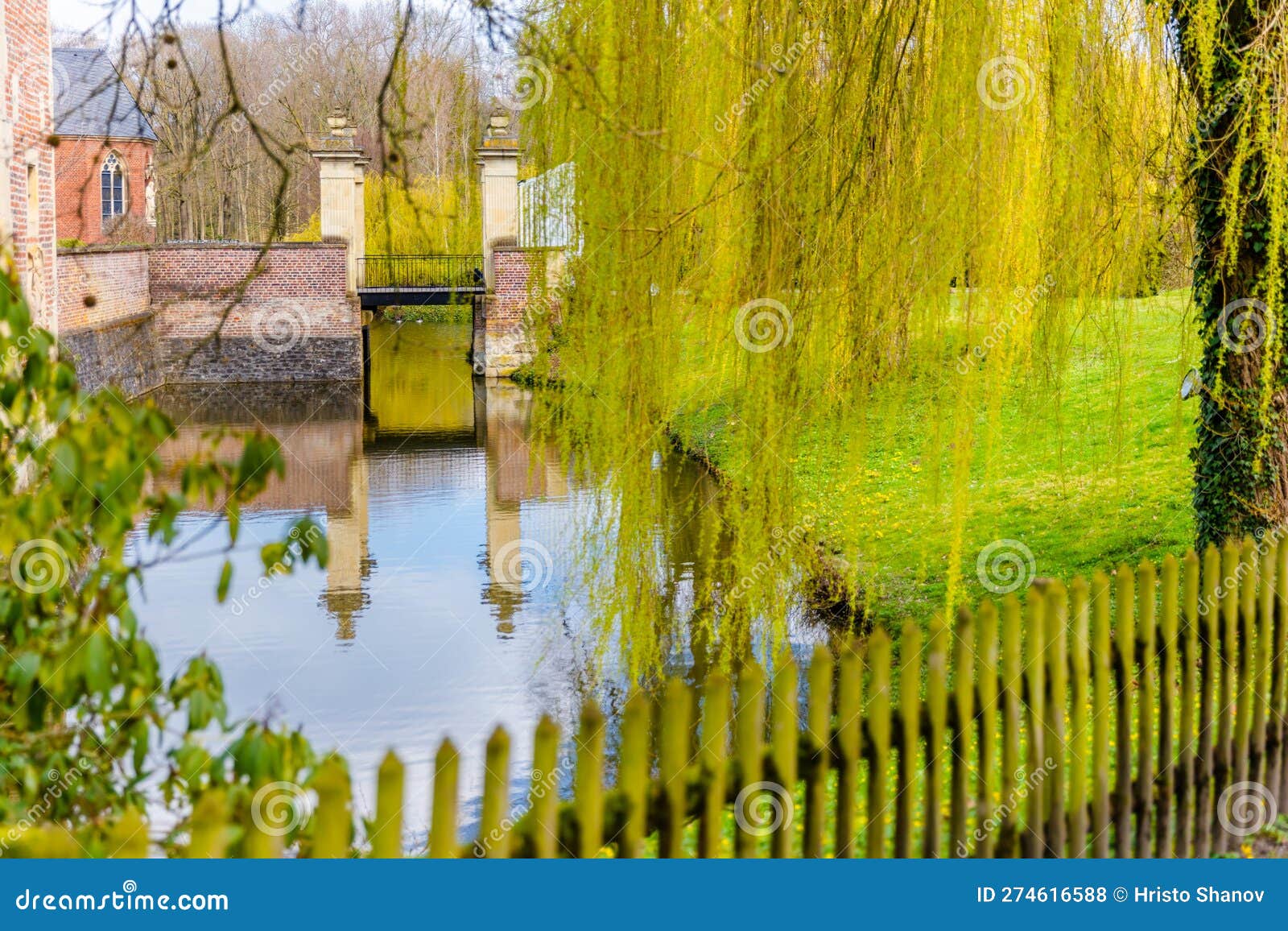 Burg Hulshoff, Munster, Castle and Park Stock Photo - Image of ...