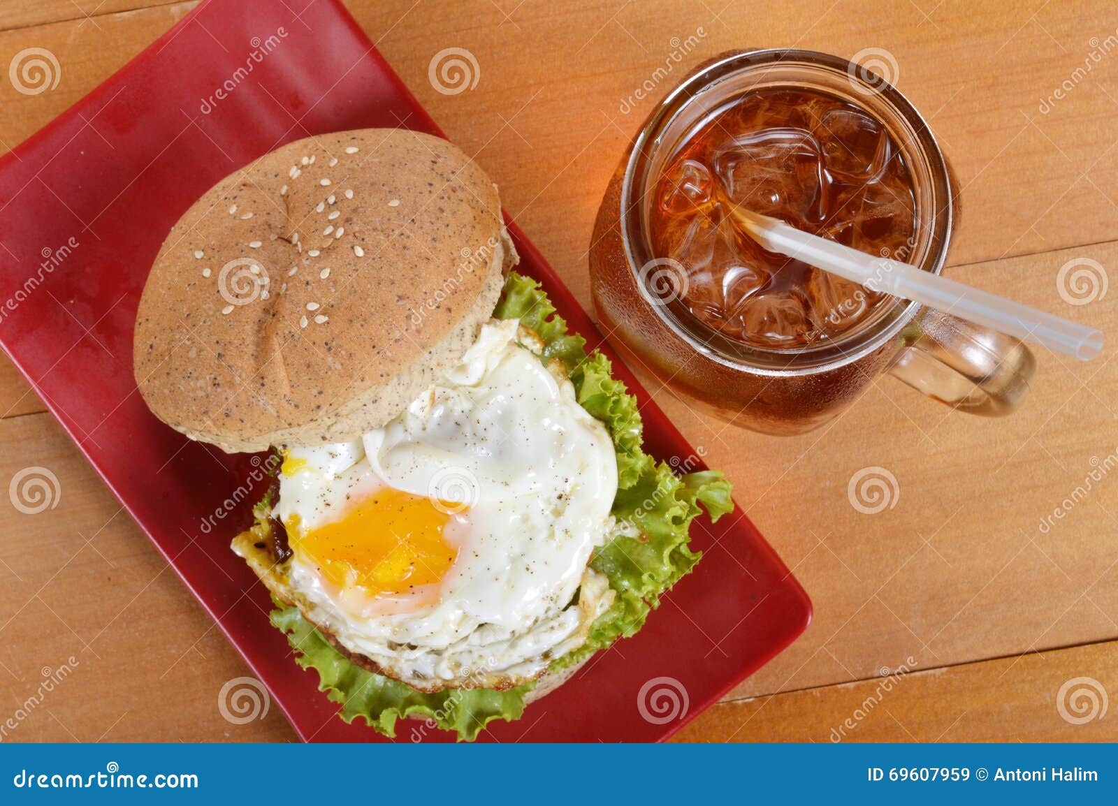 Burger and iced tea stock image. Image of cocktail, delicious - 69607959