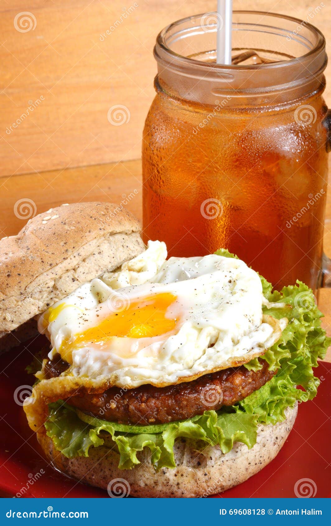 Burger and iced tea stock photo. Image of mint, cocktail - 69608128