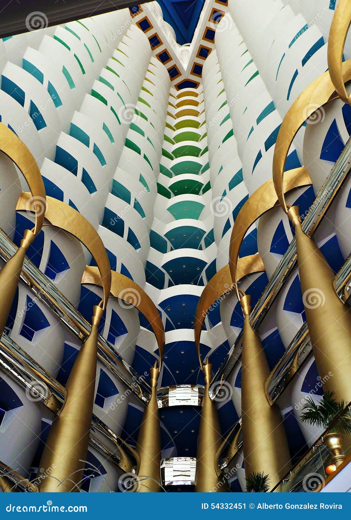 Burj al arab editorial photo. Image of interior, columnas - 54332451