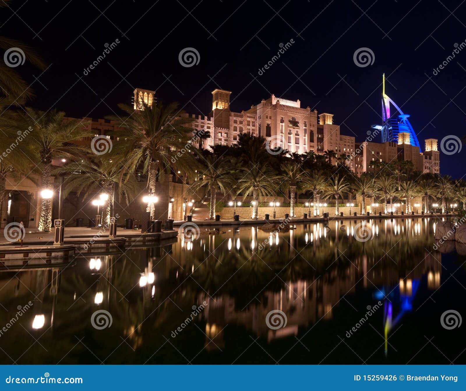 Burj-al-Arabier II stock foto. Image of vakantie, water - 15259426